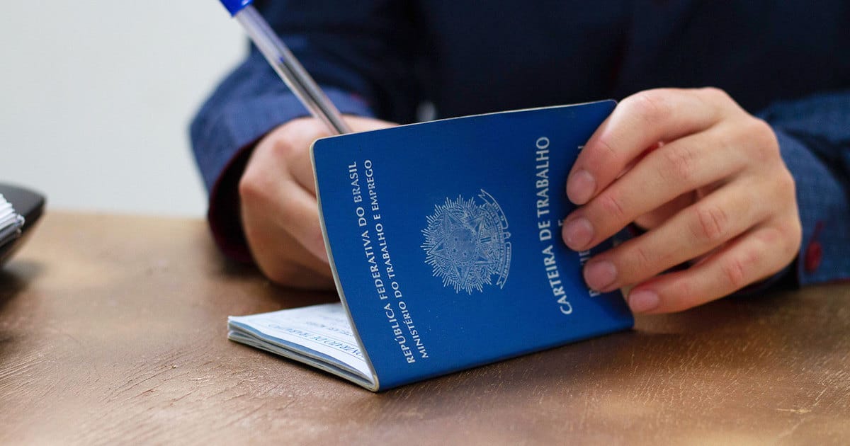 Quem Trabalhou De Carteira Assinada Em 2021 Pode Sacar Até R 1 3 Mil