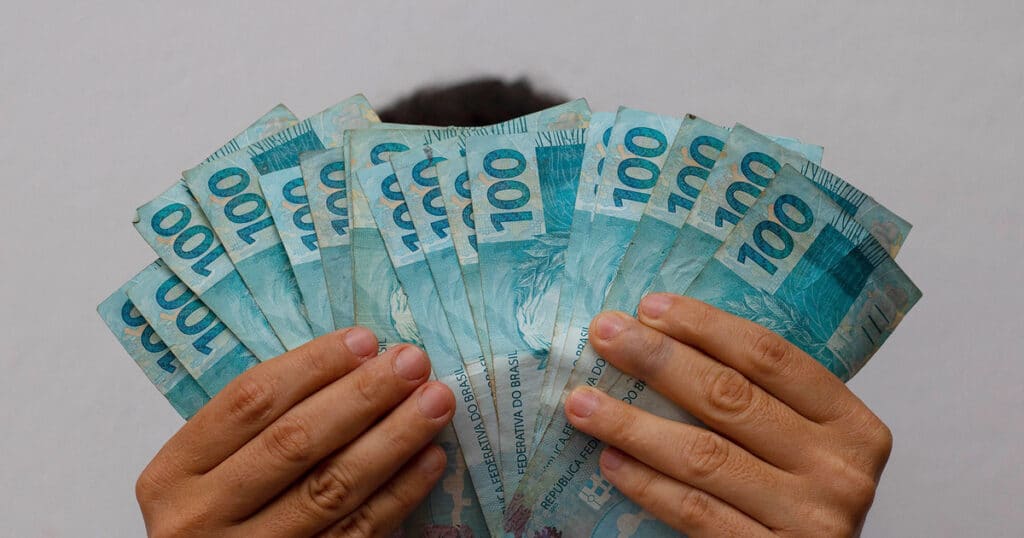 Saiba quem é a pessoa mais RICA do Brasil e confira o valor da fortuna